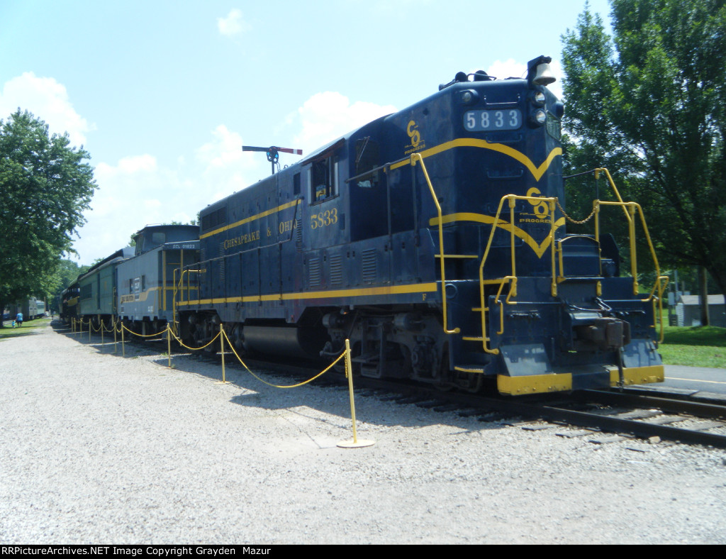 C&O"GP7 #5833
